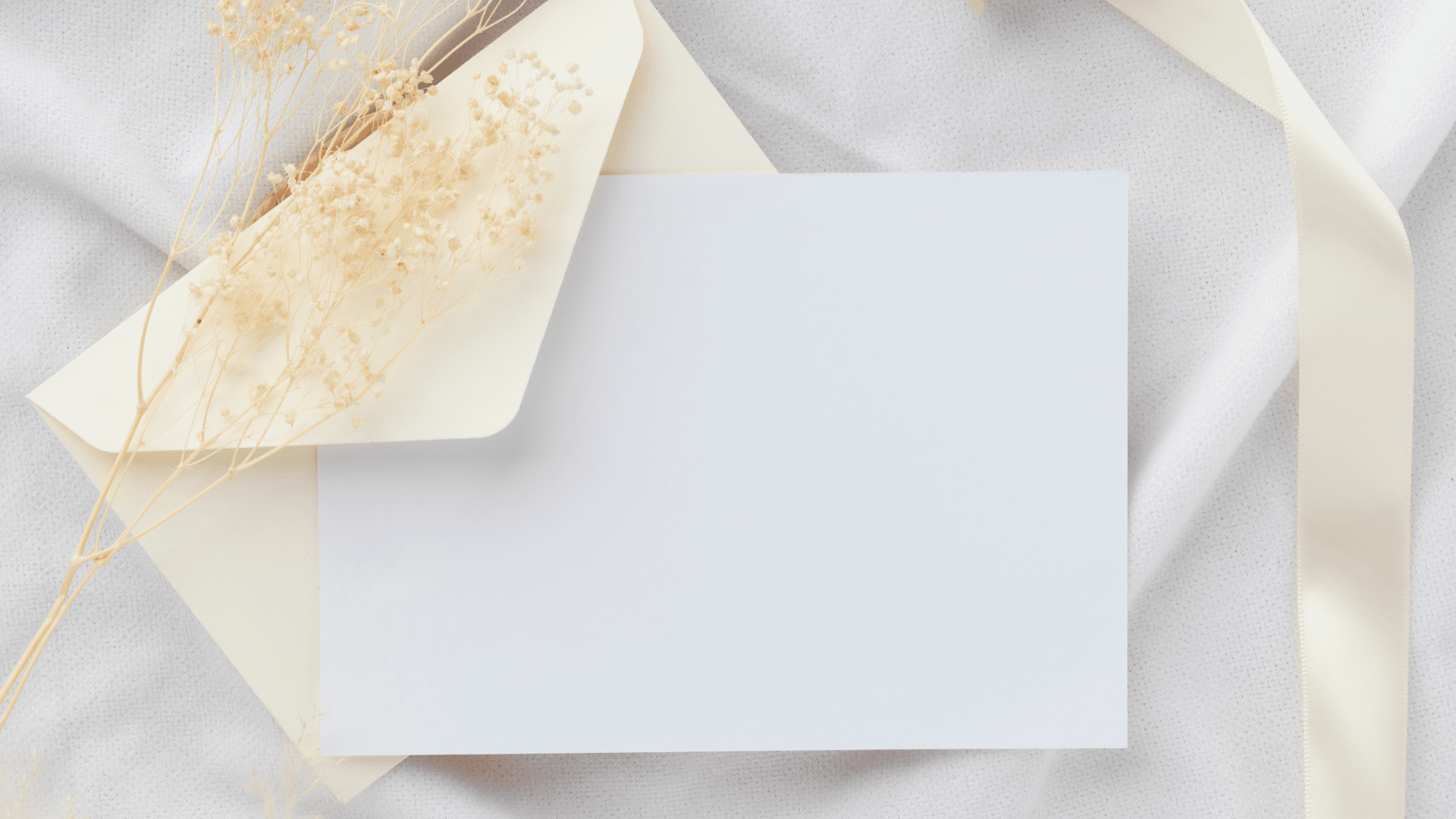 Format A5 : tout savoir sur ce format de papier | Canva