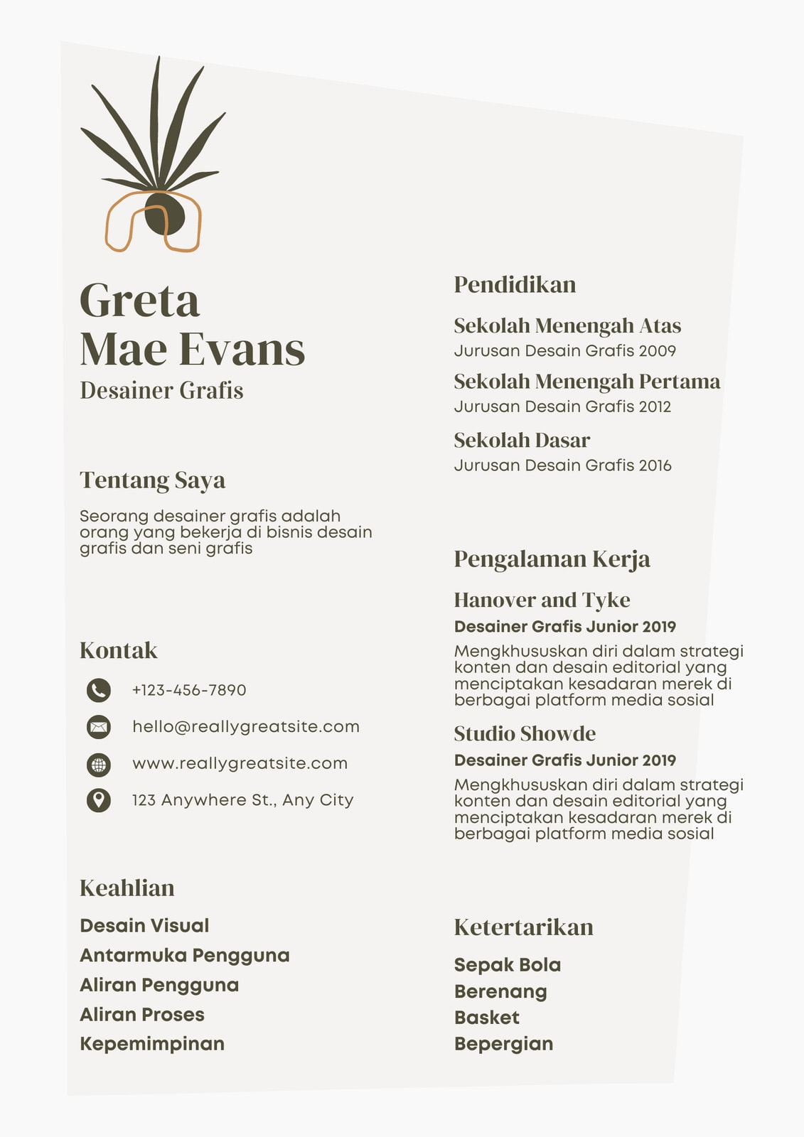 Membuat Daftar Riwayat Hidup untuk Melamar Kerja | Canva