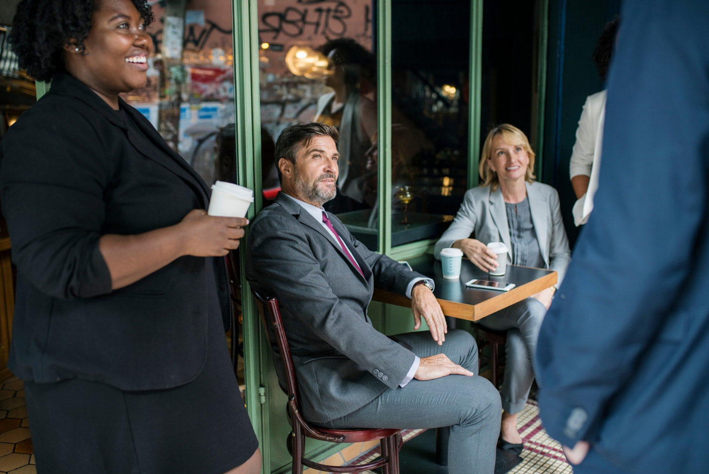 Le guide complet pour organiser un Meetup | Canva