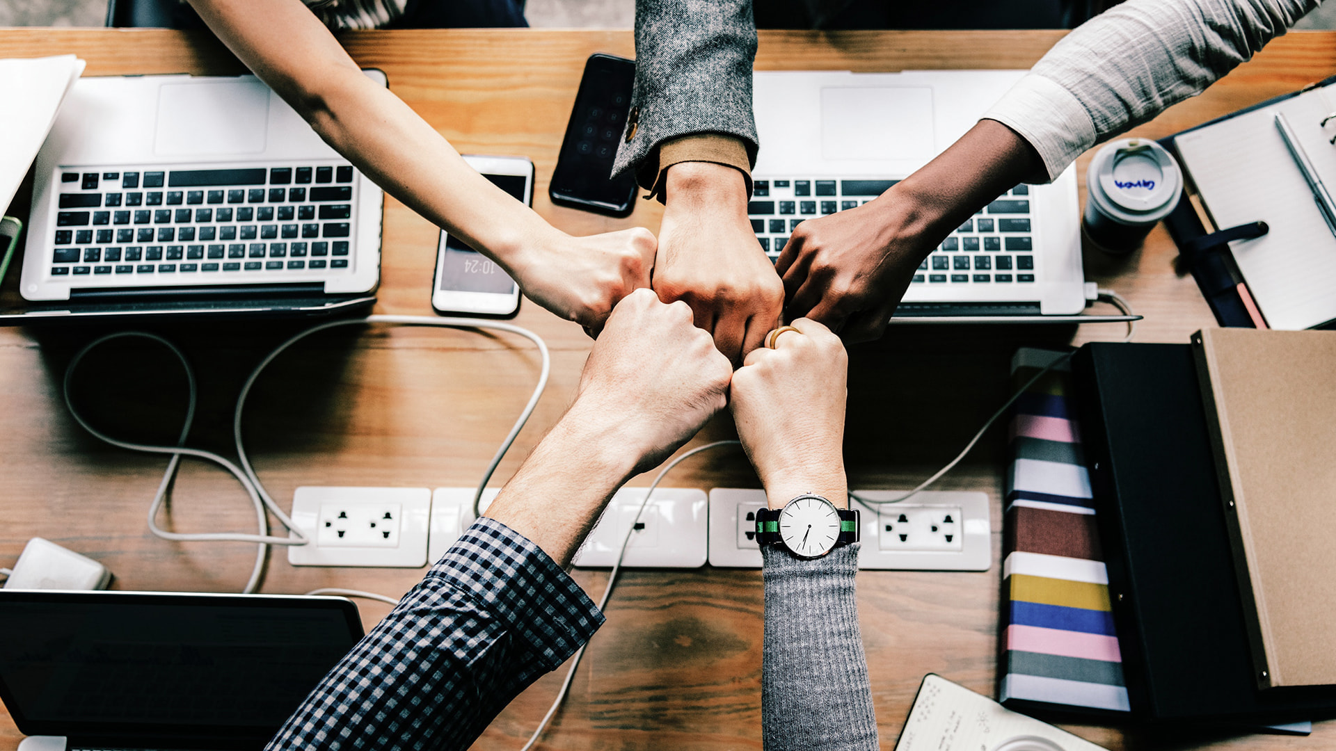 Le guide complet pour organiser un Meetup | Canva