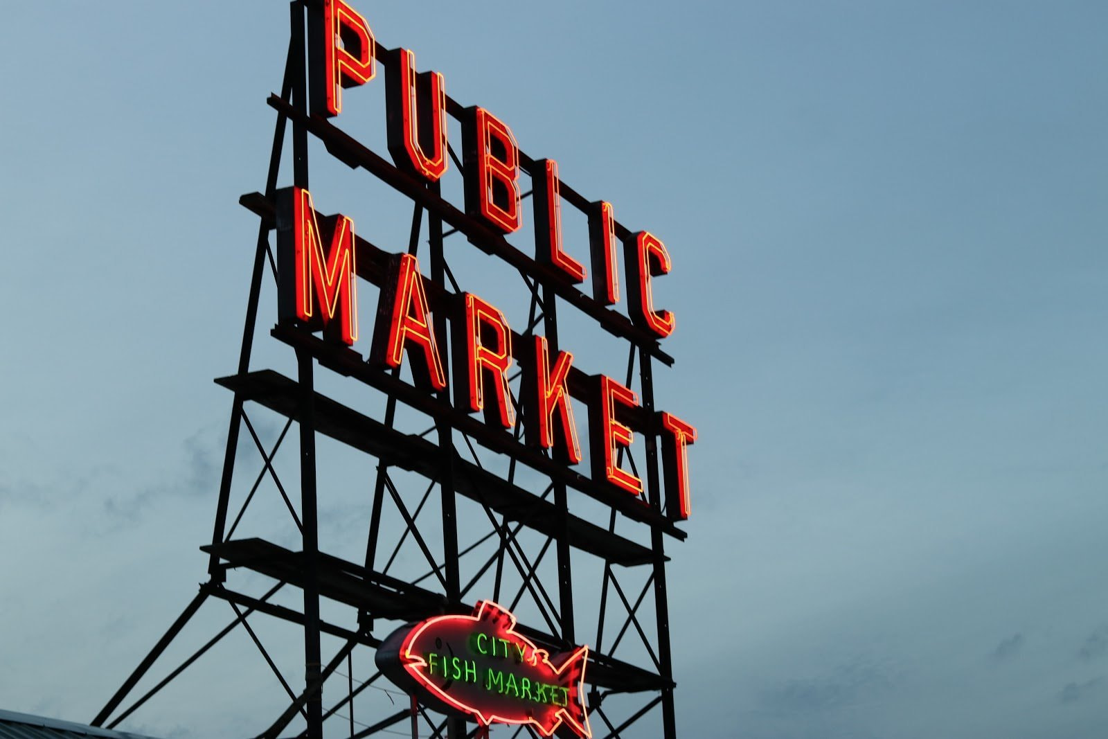 Make your photos pop with these 8 colorful ways to shoot neon signs