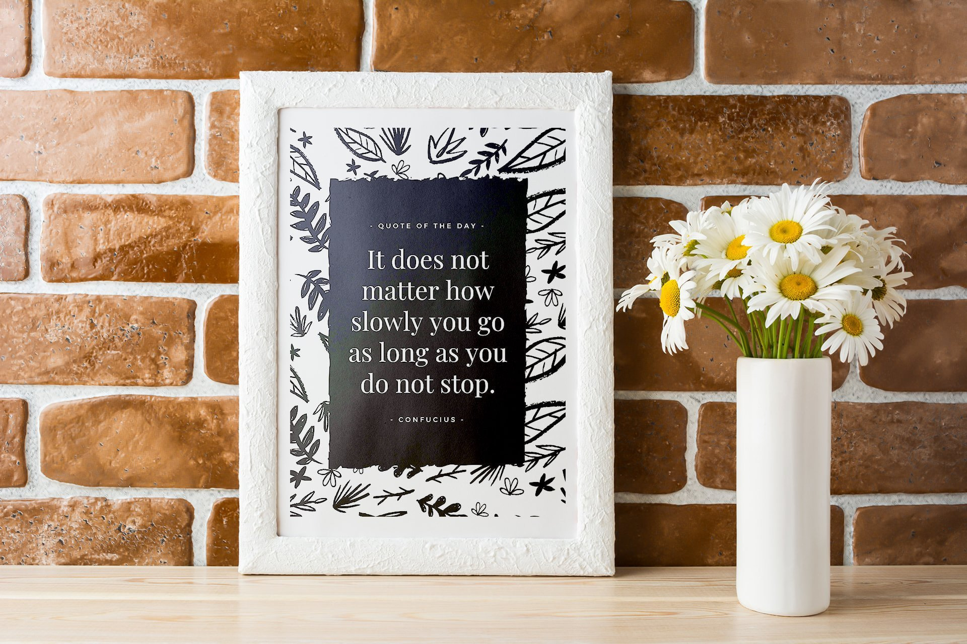 50 Contoh Desain Hitam Putih untuk Inspirasi Anda | Canva