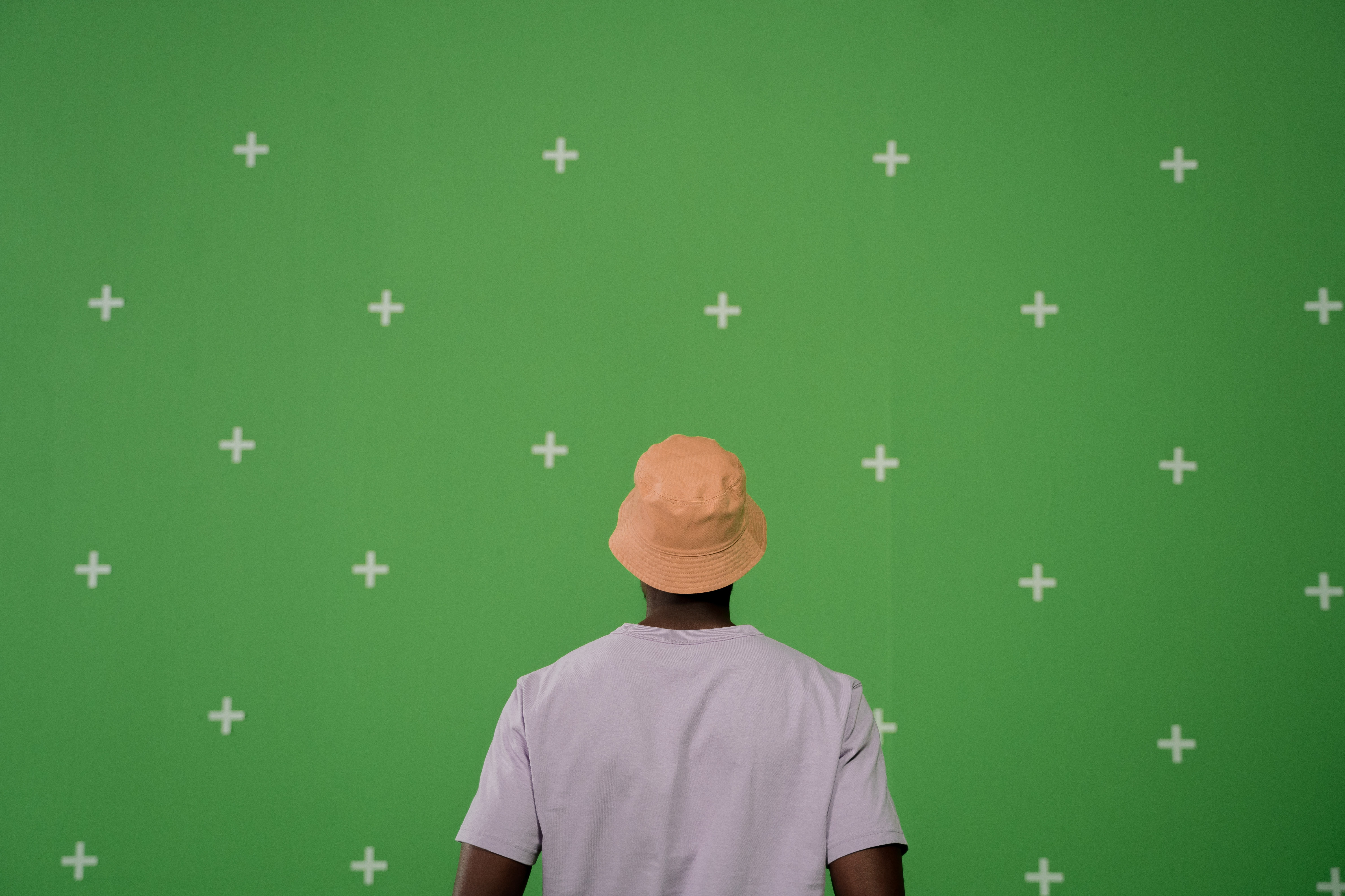 How to Use a Green Screen: A Beginner's Guide | Canva