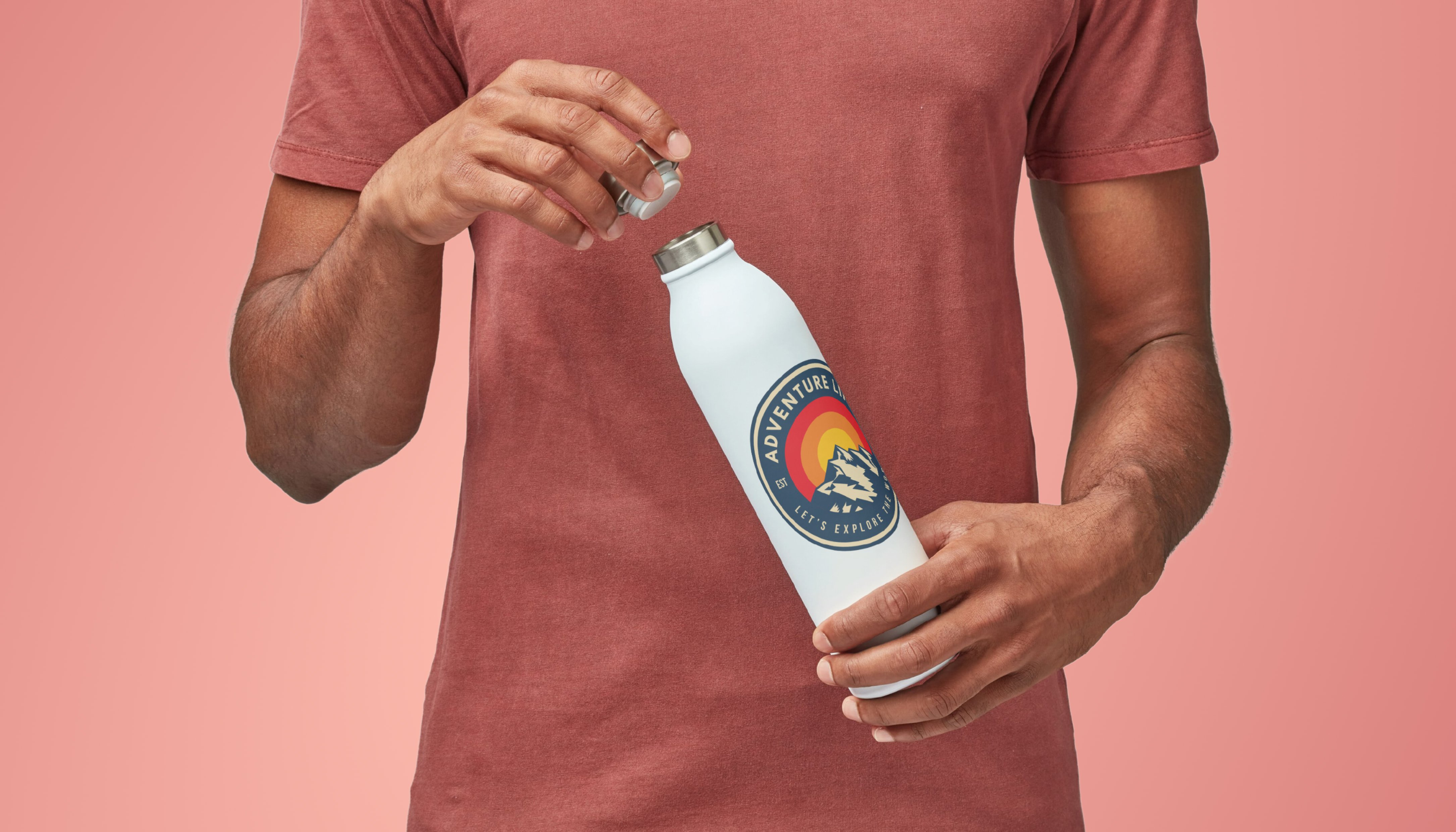 Crear mockups de botellas online gratis | Canva