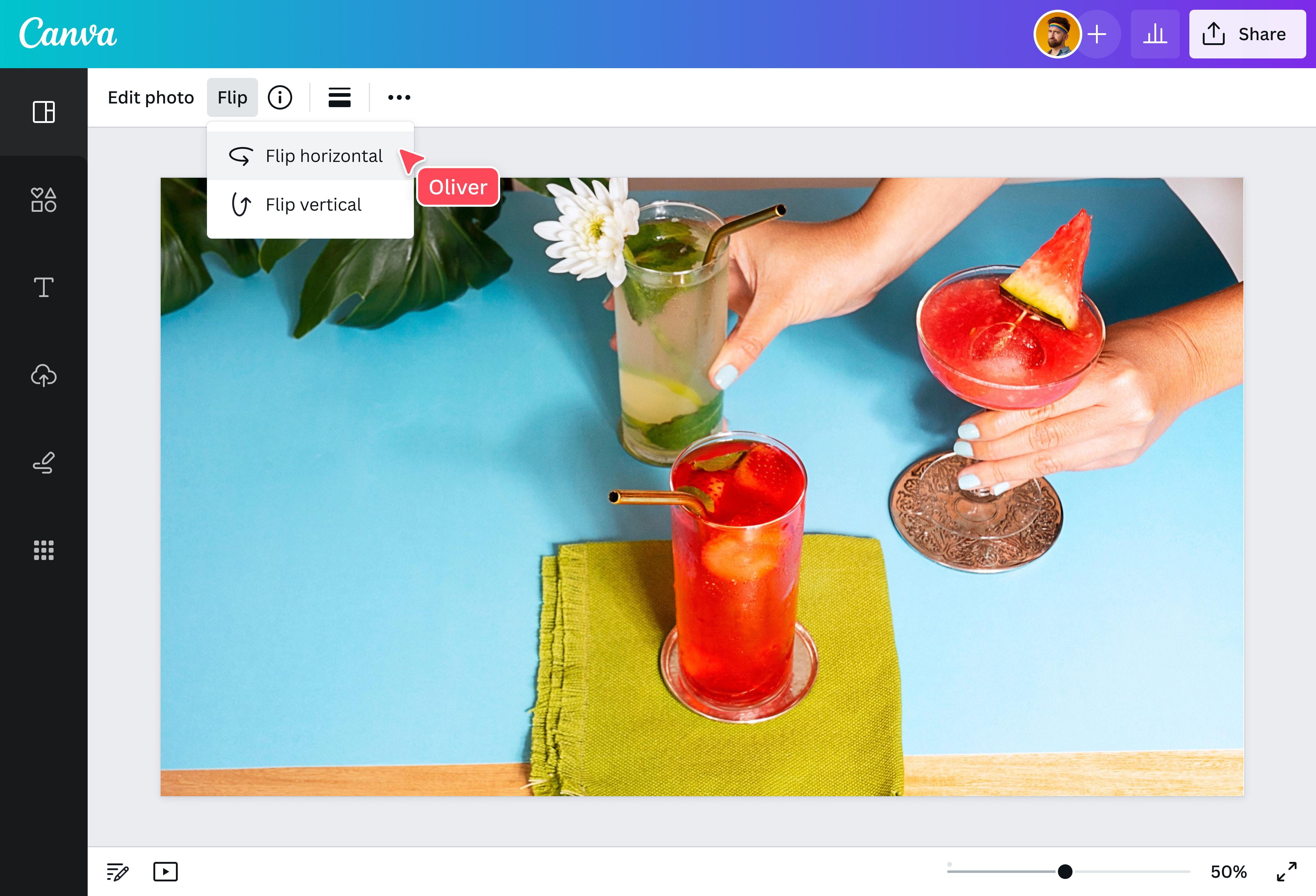 Cerminkan foto secara online dan gratis | Canva