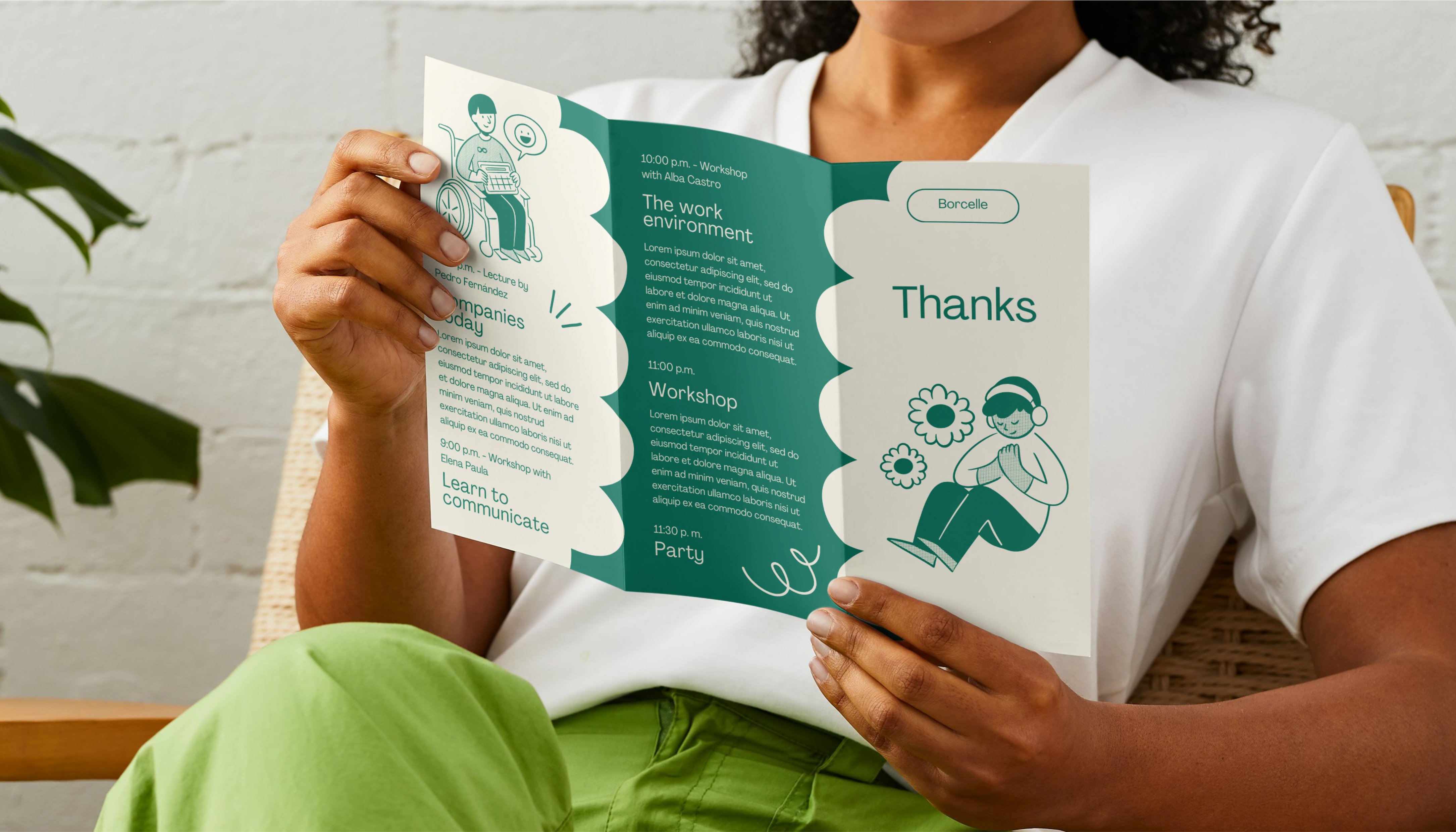 موك اب بروشور: إنشاء موك اب الكتيبات أونلاين مجاناً - Canva