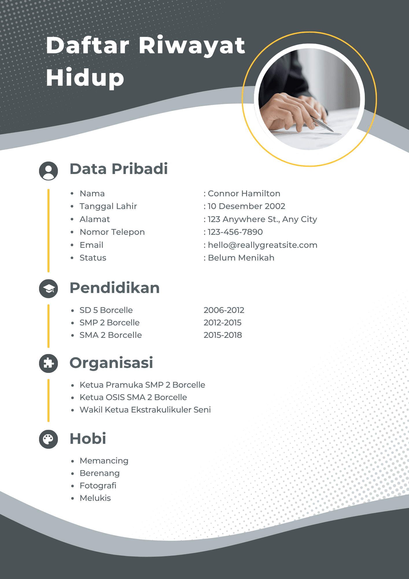 Cara Membuat Daftar Riwayat Hidup yang Menarik di Canva