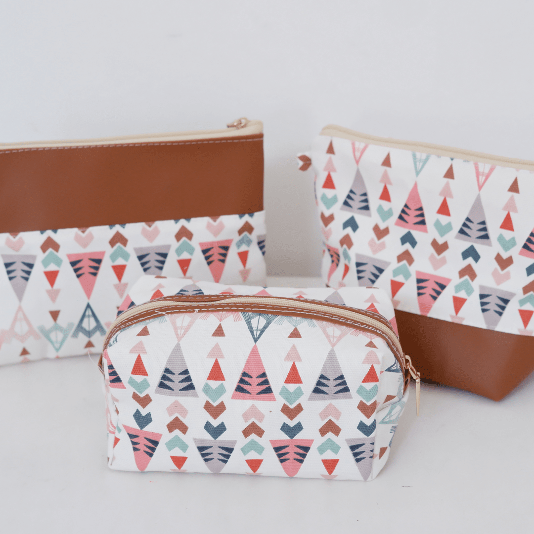 Buat Desain Pouch Sendiri, Gratis | Canva