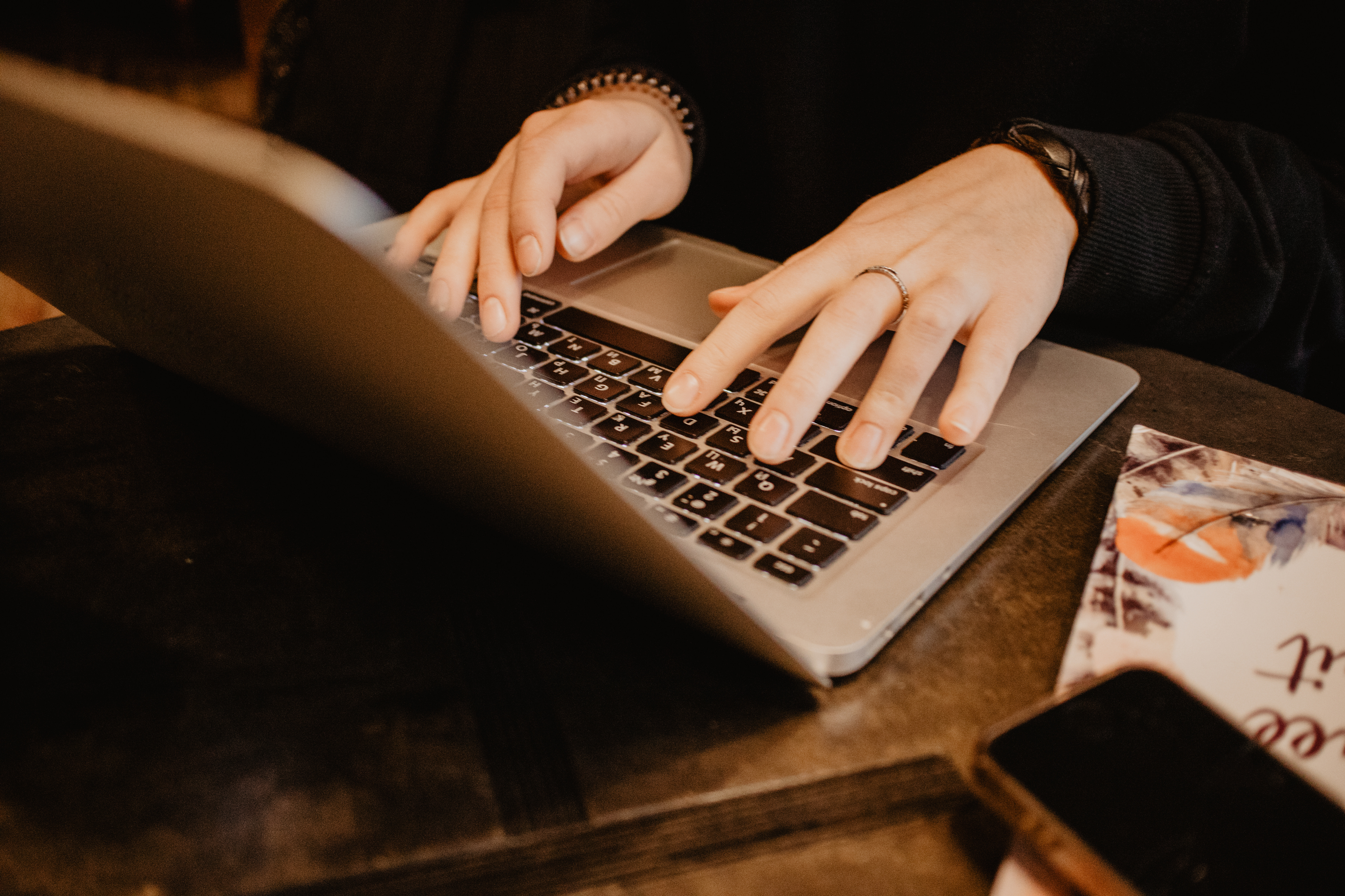 Cómo iniciar un negocio online desde cero | Canva