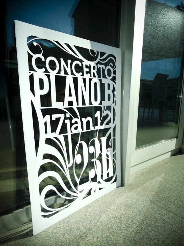 50 Examples of Negative Space Design | Canva