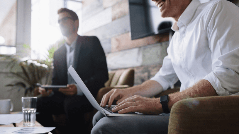 10 Background Zoom Lucu yang Akan Membuatmu Tertawa | Canva