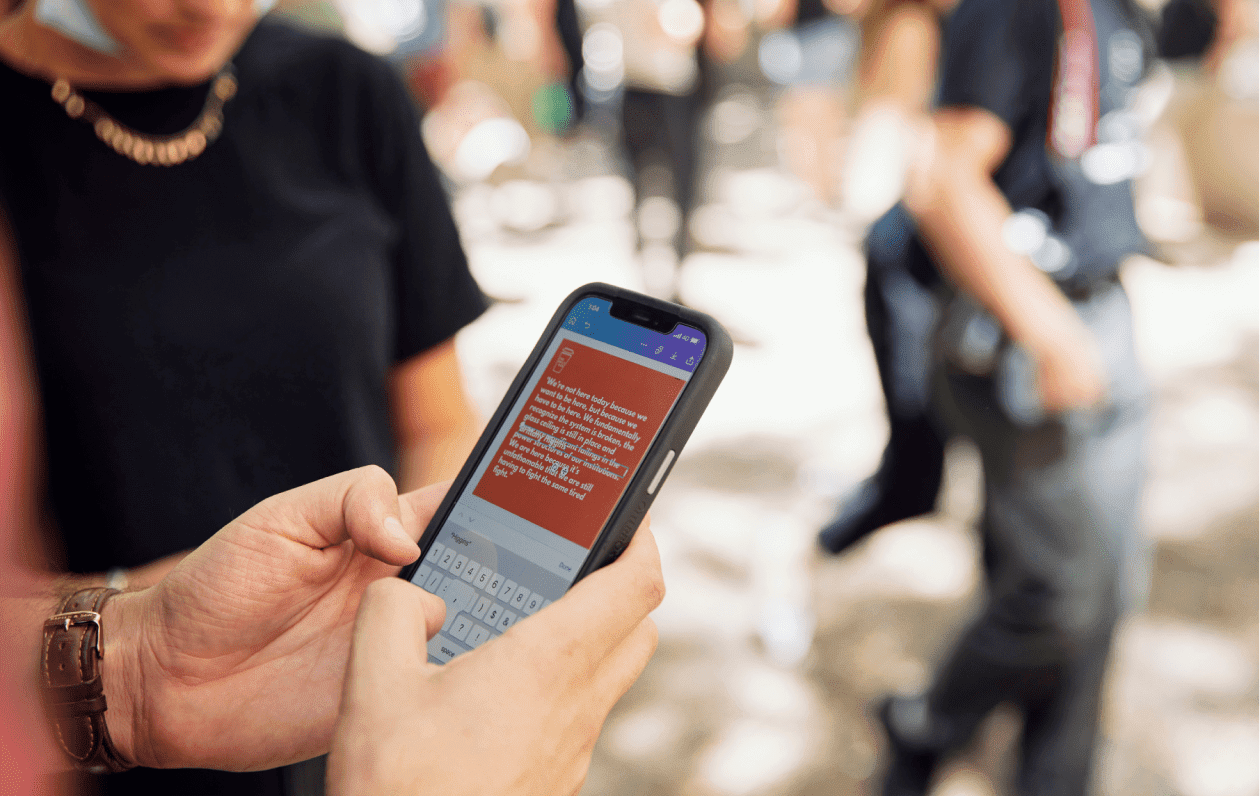 Alat kolaborasi konten lengkap untuk tim media dan publikasi | Canva